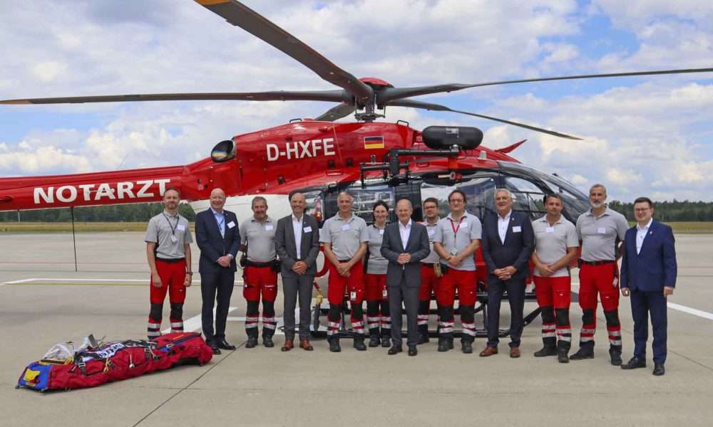 50 Jahre DRF Luftrettung: Bundeskanzler besuchte Station am Airport ...